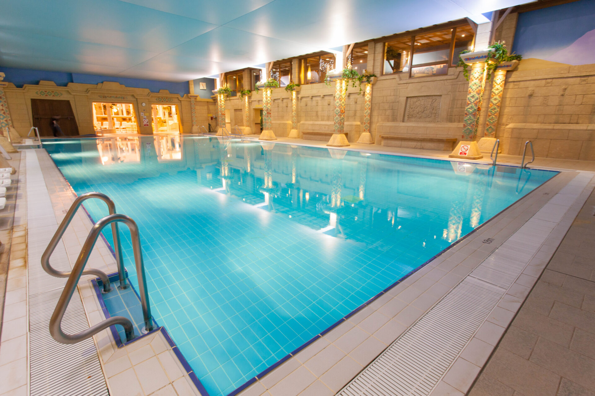 Aztec Swimming Pools in Torquay | Aztec Club | TLH Leisure Resort